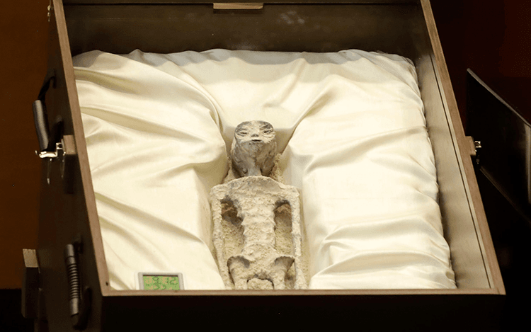 Fossilised Alien Corpse Revealed