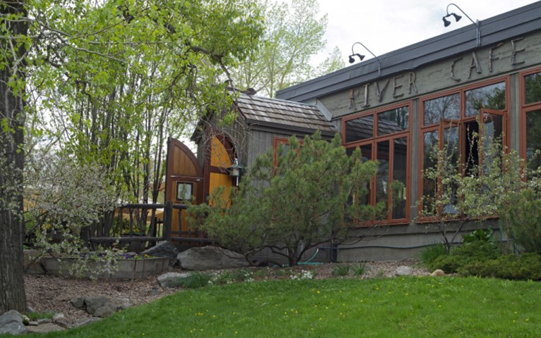 Ultimate Travel Guide for Food Lovers | SpinGenie.ca Blog